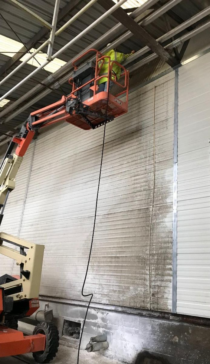 Overhead Cleaning in Industrial Buildings