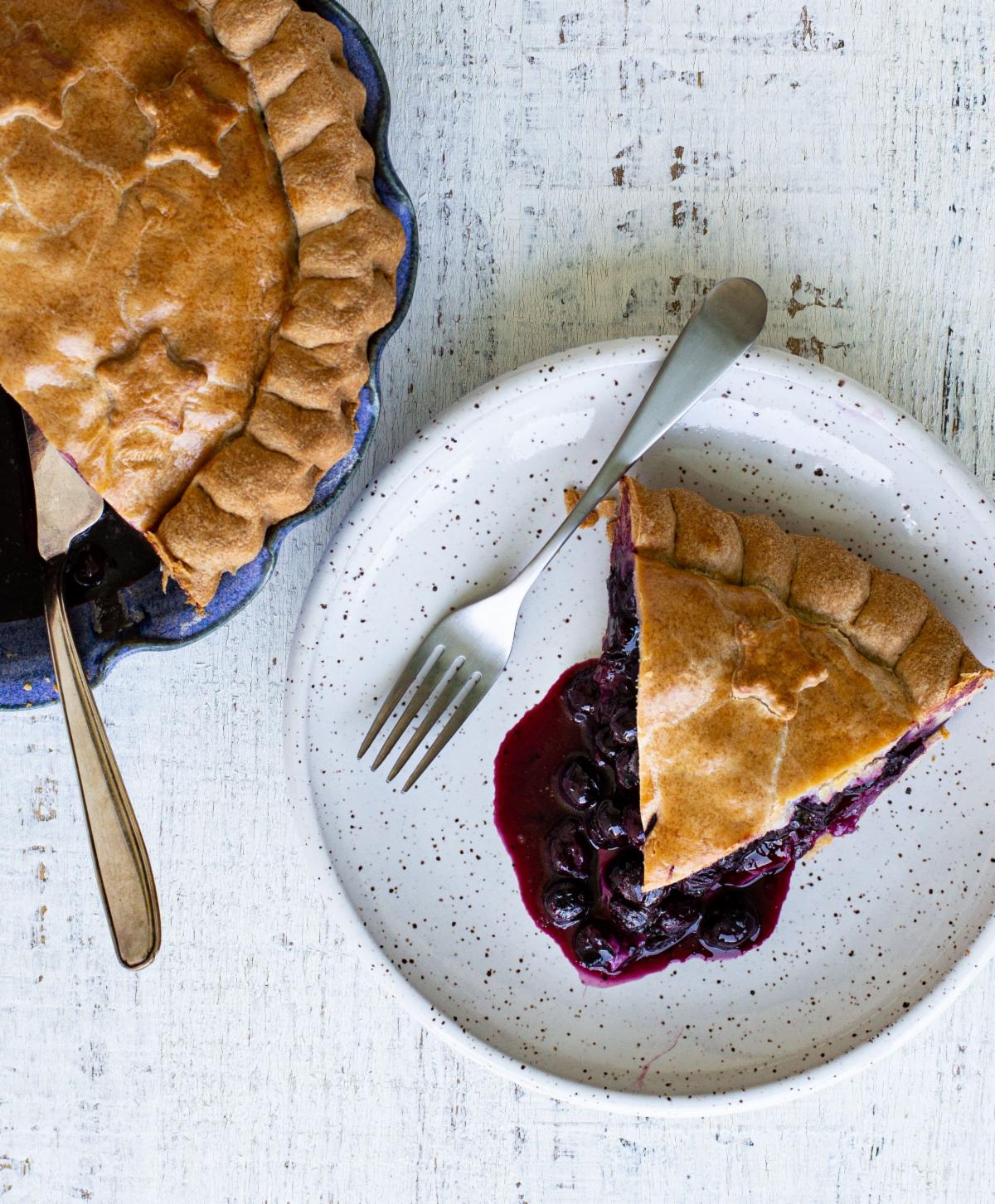 Last call to send Dad a Father's Day cake, pie, and a monthly selection