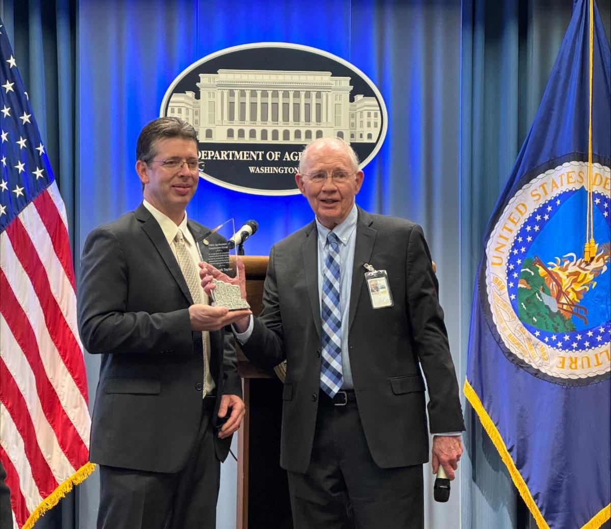 eResource: This Week's NACD News Briefs