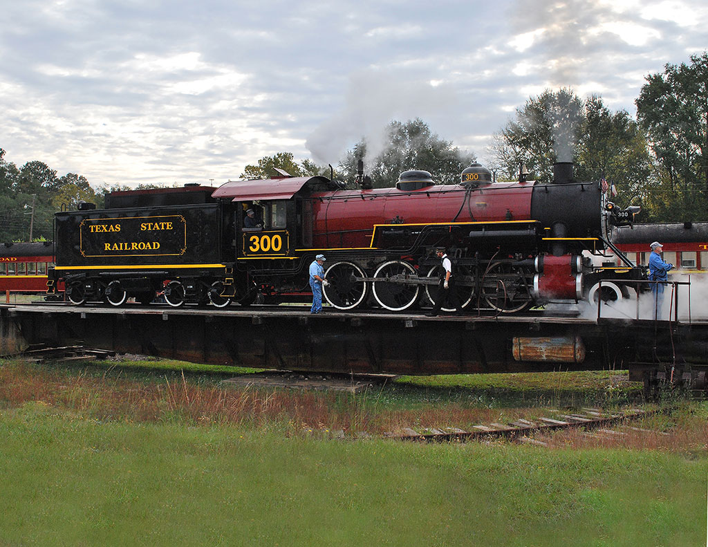 HAPPY FOURTH OF JULY EVERYONE ENJOY TRAIN PHOTOS