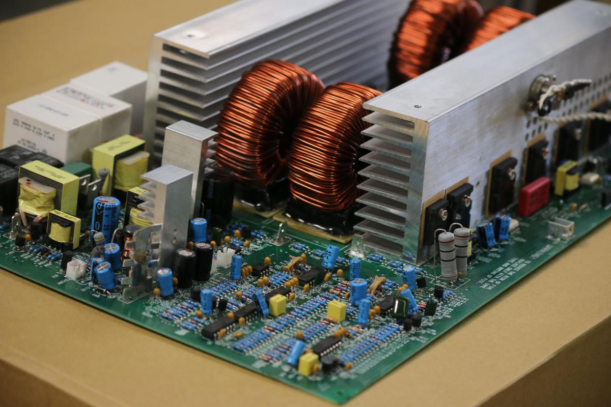 Compact UPS Systems for Industrial Control Panel Applications